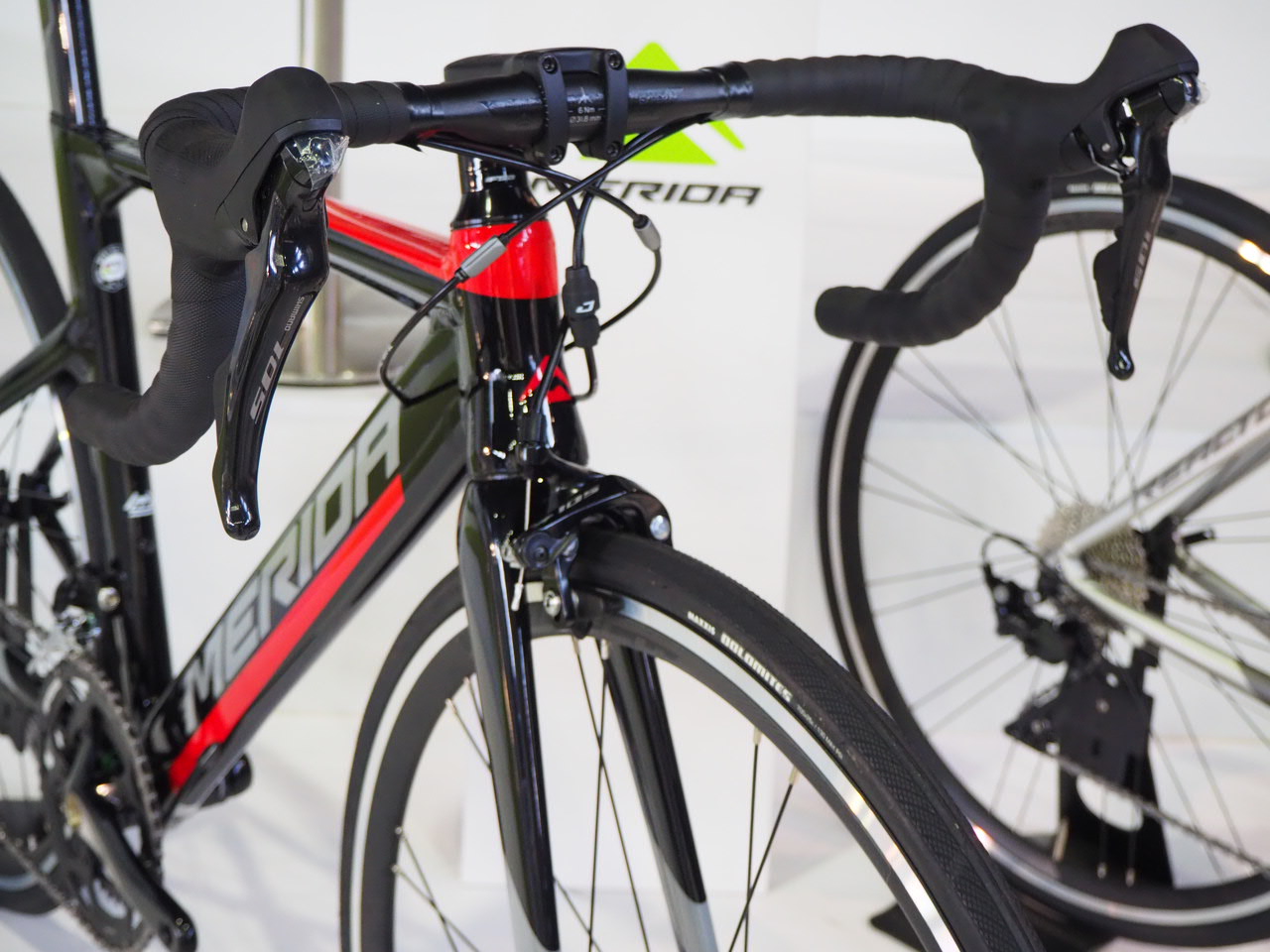 MERIDA(メリダ) REACTO(リアクト) 400 105 完成車 2020 | バイシクルドットコム