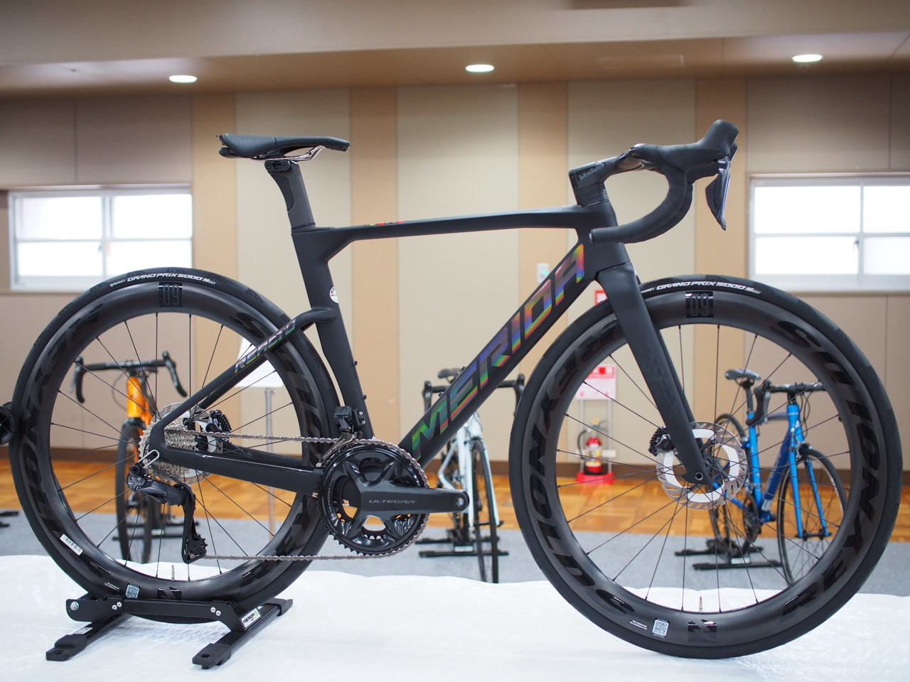 MERIDA REACTO(メリダ リアクト) 2026年モデルを実車画像満載で紹介！｜京都→吹田 チャリンコ通勤！！ 81496.com（バイシクルドットコム）