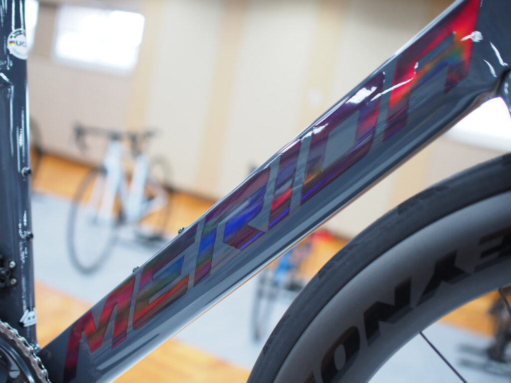 MERIDA REACTO(メリダ リアクト) 2026年モデルを実車画像満載で紹介！｜京都→吹田 チャリンコ通勤！！ 81496.com（バイシクルドットコム）