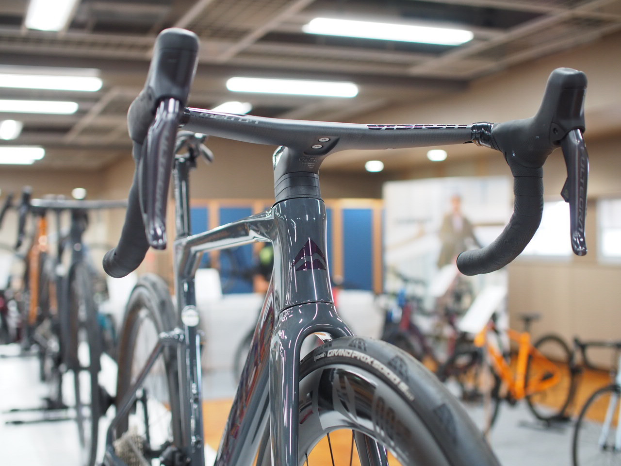 MERIDA REACTO(メリダ リアクト) 2026年モデルを実車画像満載で紹介！｜京都→吹田 チャリンコ通勤！！ 81496.com（バイシクルドットコム）