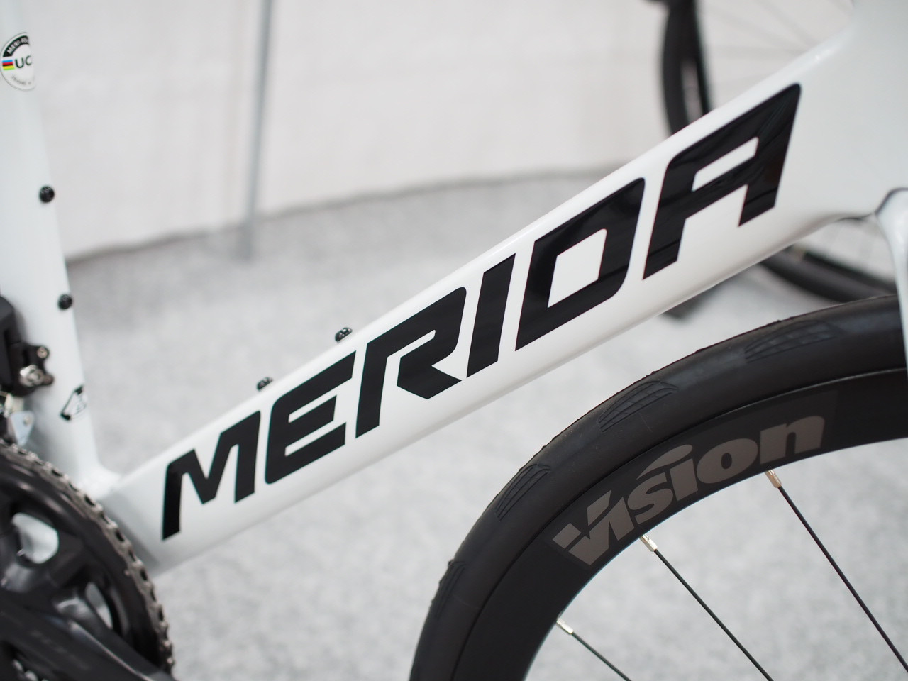 MERIDA REACTO(メリダ リアクト) 2026年モデルを実車画像満載で紹介！｜京都→吹田 チャリンコ通勤！！ 81496.com（バイシクルドットコム）