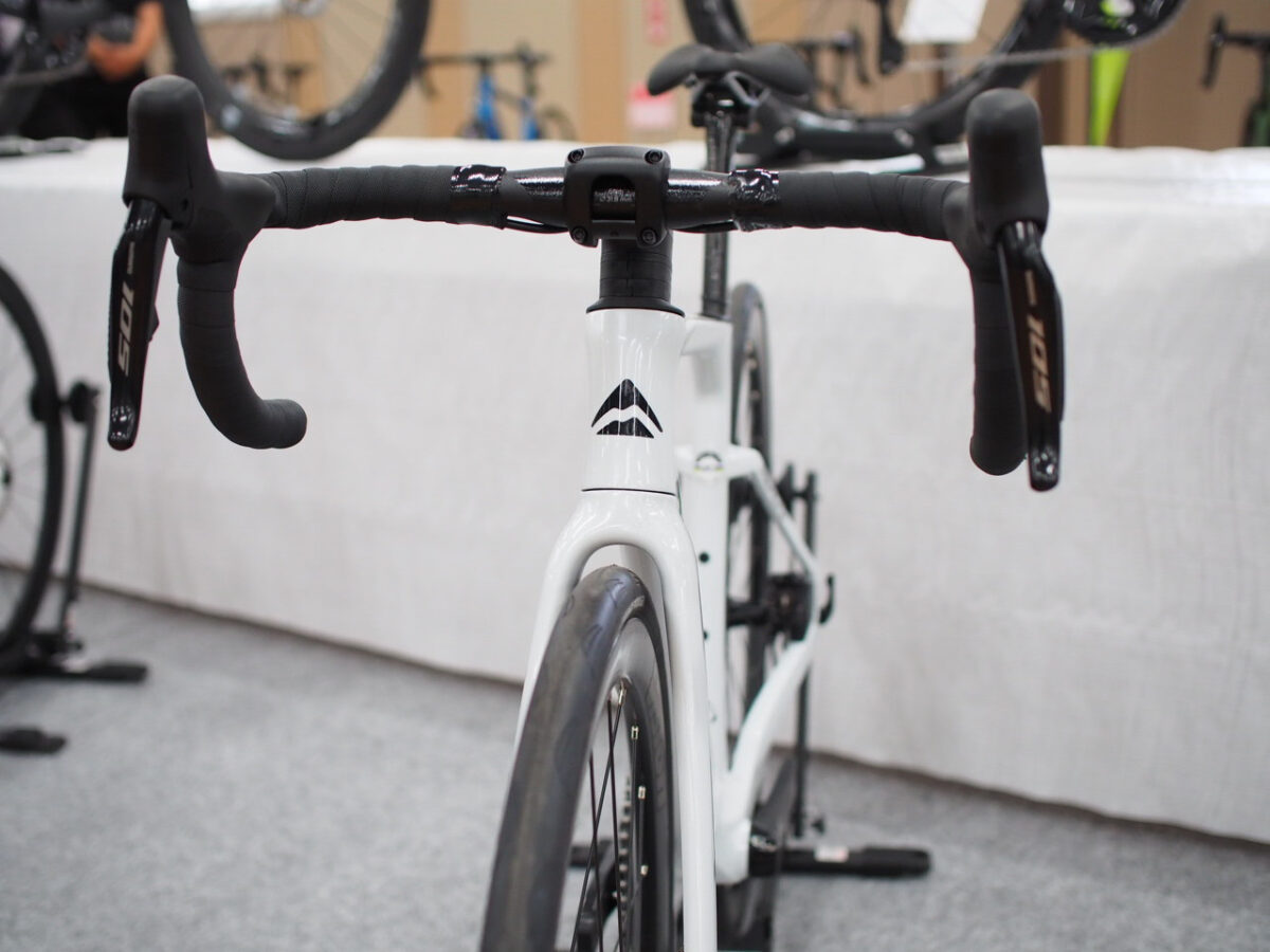 MERIDA REACTO(メリダ リアクト) 2026年モデルを実車画像満載で紹介！｜京都→吹田 チャリンコ通勤！！ 81496.com（バイシクルドットコム）