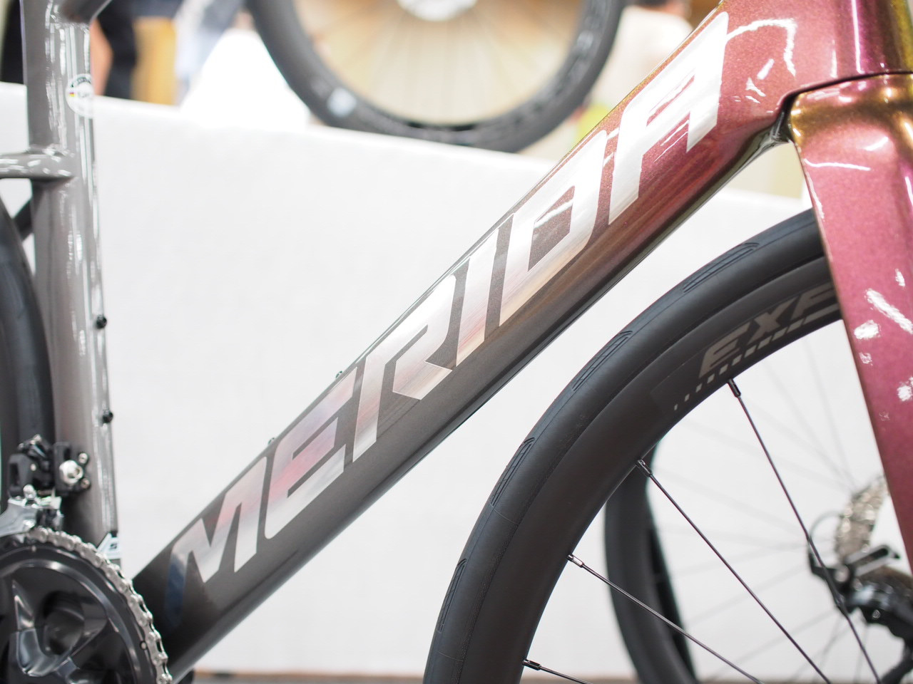 MERIDA REACTO(メリダ リアクト) 2026年モデルを実車画像満載で紹介！｜京都→吹田 チャリンコ通勤！！ 81496.com（バイシクルドットコム）